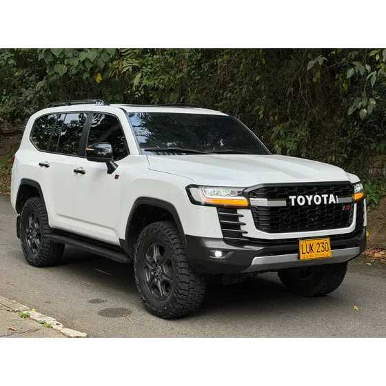 Toyota Land Cruiser 300 - Carros y Camionetas | TuCarro