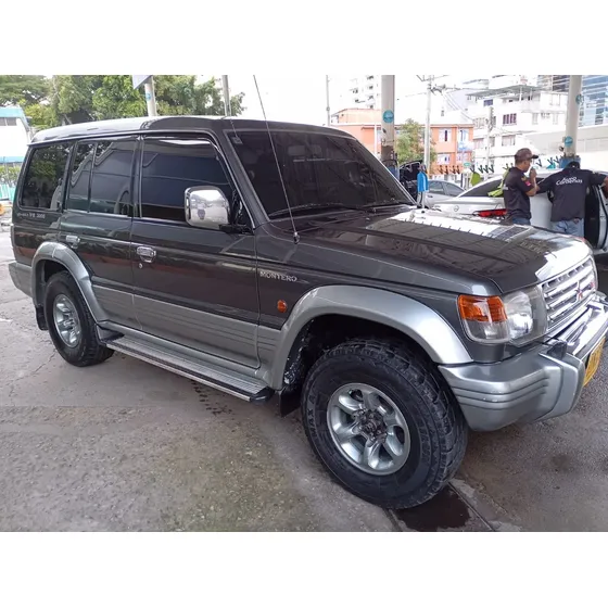 Montero Wagon - Carros y Camionetas Mitsubishi Montero | TuCarro