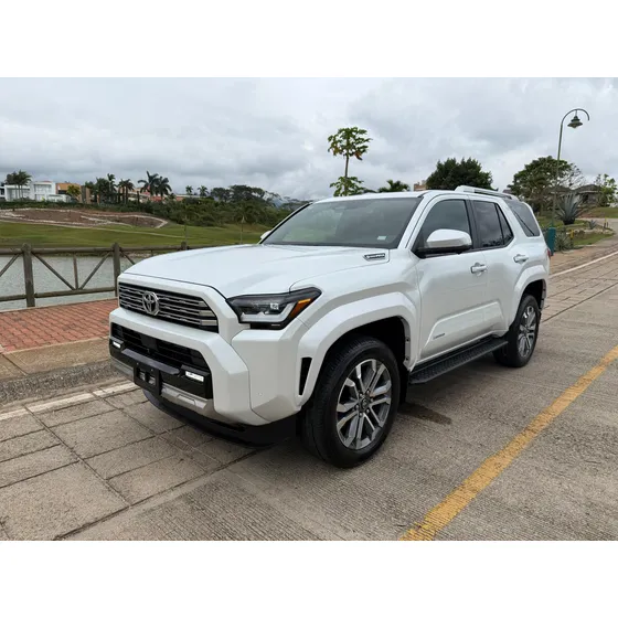 Carros y Camionetas Toyota 4Runner 2025 | TuCarro