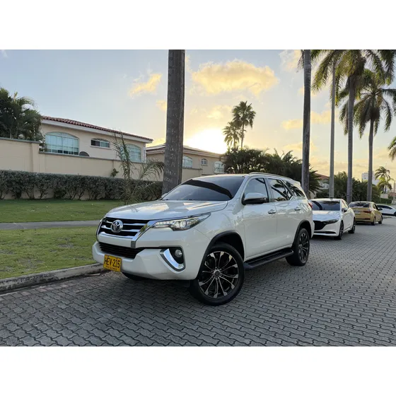 Fortuner 2026 Valor - Carros y Camionetas Toyota 2018 | TuCarro