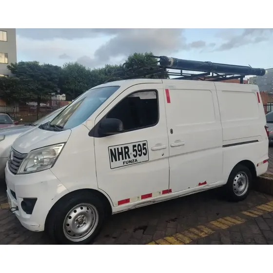 Changan Minivan - Carros y Camionetas | TuCarro