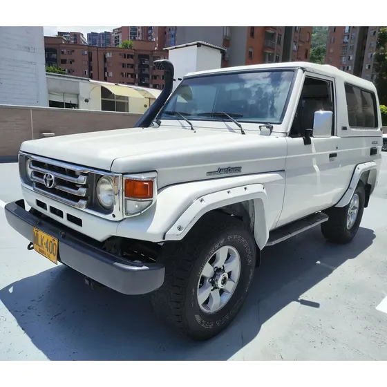 Toyota Fj - Carros y Camionetas Toyota | TuCarro