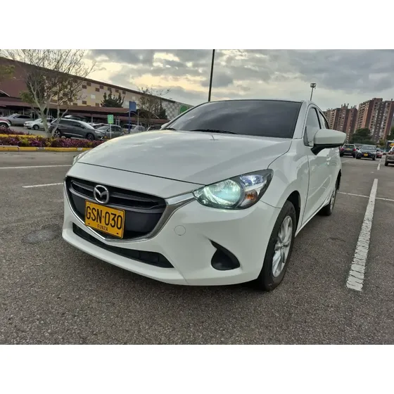 Carros Sedan Baratos - Carros y Camionetas | TuCarro