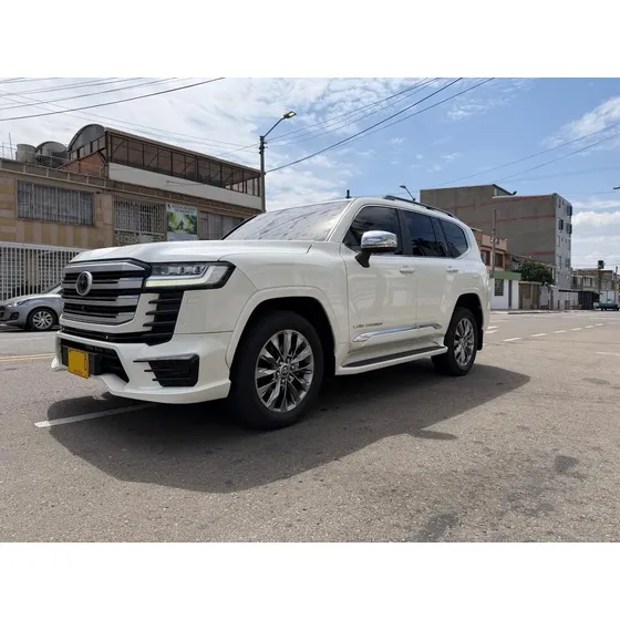 Toyota Lc 300 - Carros y Camionetas Land Cruiser | TuCarro