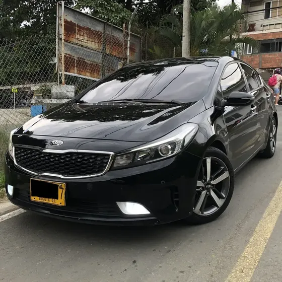 Kia Cerato 2 Generacion - Carros y Camionetas Kia | TuCarro