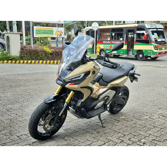 Honda Adv 350 Platni - Motos | TuCarro