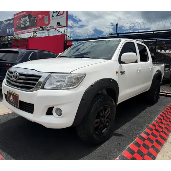 Precios - Carros y Camionetas Toyota Hilux 2015 | TuCarro