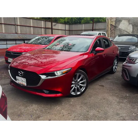 Mazda Mazda 3: 697 autos a partir de $250,000 MXN