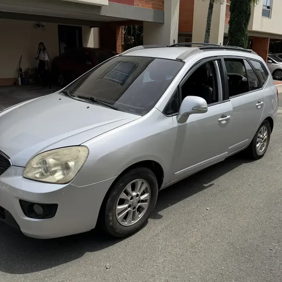 Kia Rondo - Carros y Camionetas Kia Carens | TuCarro