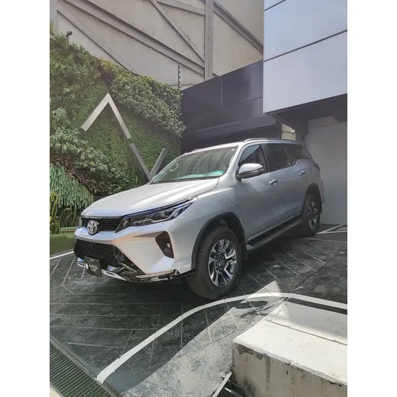 Caracas_2026 - Carros y Camionetas Toyota Fortuner 2026 | TuCarro