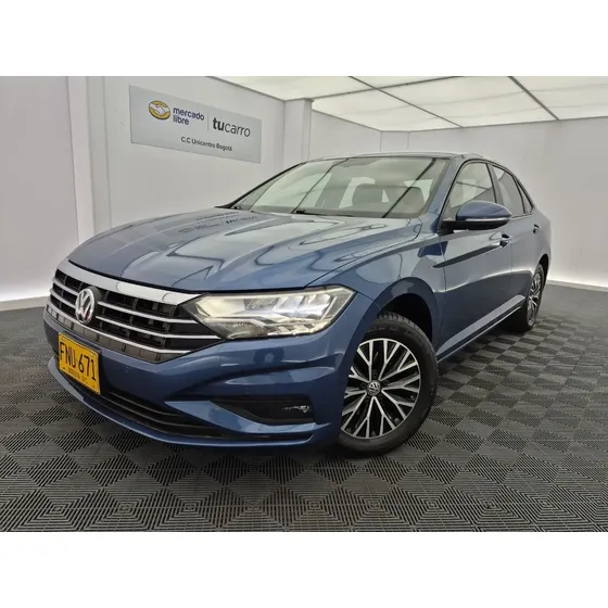 Carros y Camionetas Volkswagen Jetta Automática en Bogotá D.C. | TuCarro