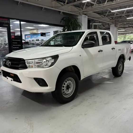 Toyota Hilux: 302 autos a partir de $350,000 MXN