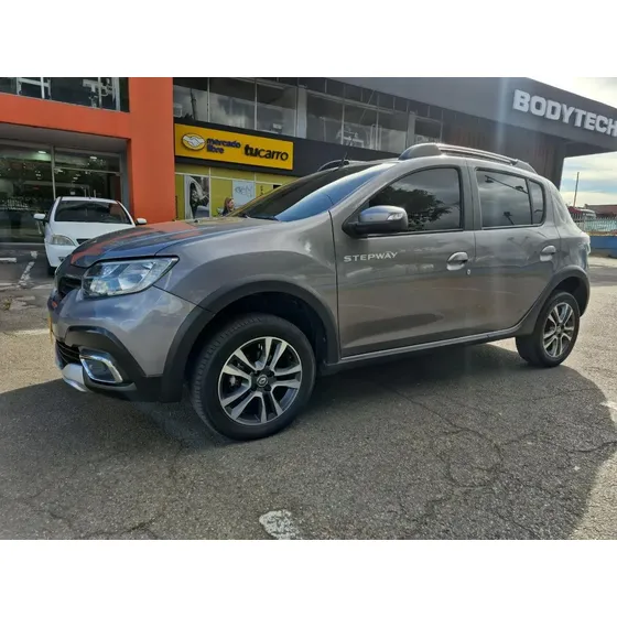 Renault Stepway Intense - Carros y Camionetas | TuCarro