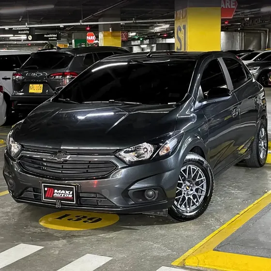 Autos Usados Colombia - Carros y Camionetas Chevrolet Hatchback | TuCarro