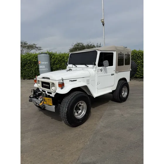 Toyota 4.5 - Carros y Camionetas Toyota Land Cruiser | TuCarro