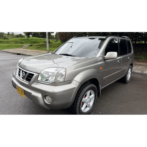 Carros y Camionetas Nissan 2003 | TuCarro