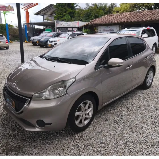 Carros y Camionetas Peugeot 208 | TuCarro