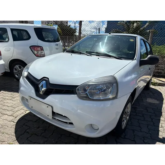 Renault Clio 2015: 80 carros a partir de R$ 25,000