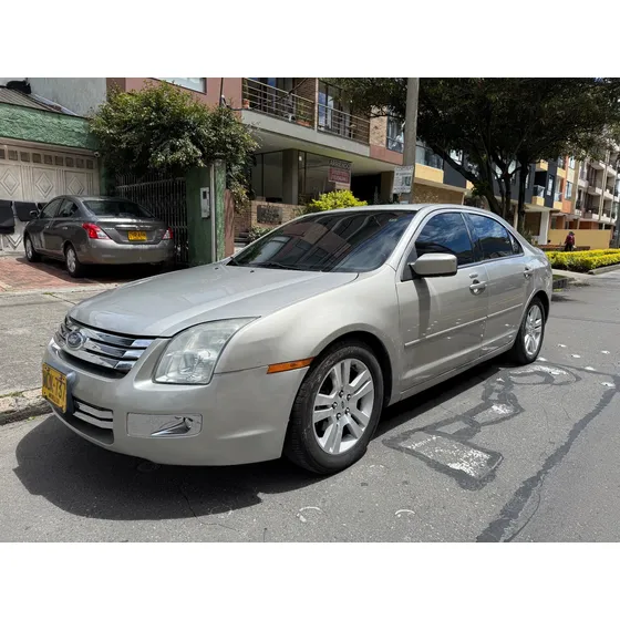 Carros y Camionetas | TuCarro