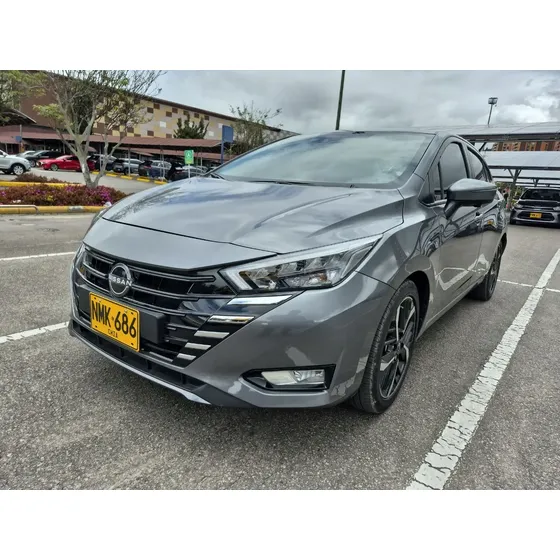 Nissan Versa - Carros y Camionetas | TuCarro