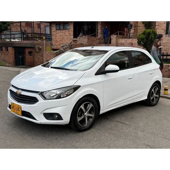 Chevrolet Onix - Carros, Motos y Otros Sedán | TuCarro