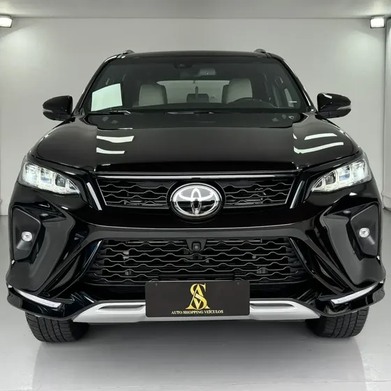 Toyota SW4 2025: 40 carros a partir de R$ 400,000