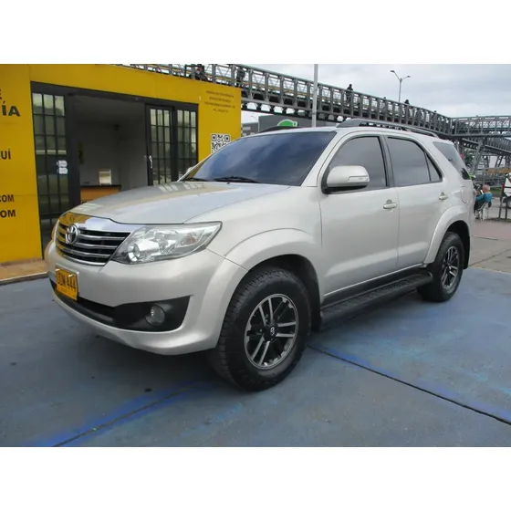 Carros y Camionetas Toyota Fortuner 2015 | TuCarro