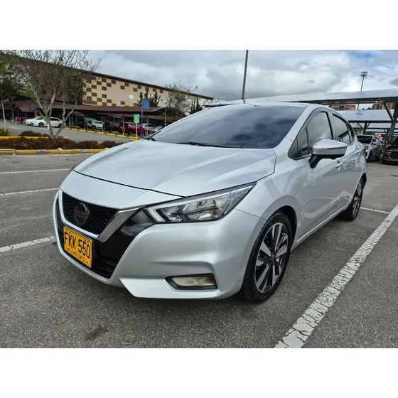 Carros y Camionetas Nissan Versa | TuCarro