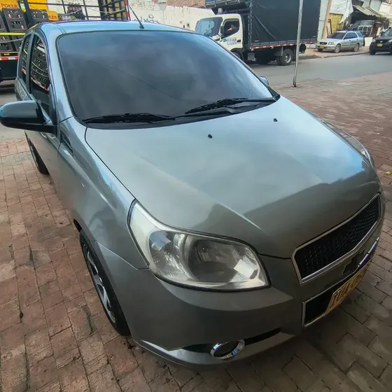 Aveo Emotion - Carros y Camionetas | TuCarro