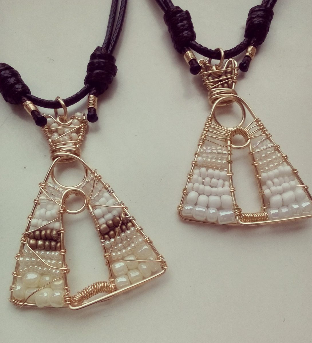Collar Dije Virgen Del Valle En Alambrismo - Bs. 0,19 en Mercado Libre Collar Dije Virgen Del Valle En Alambrismo - Bs. 0,19 en Mercado Libre