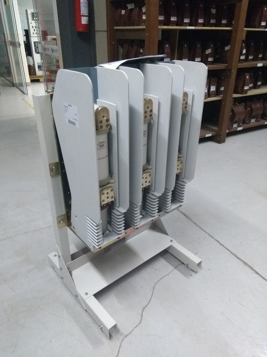Disjuntor Vácuo Média Tensão 25kv Siemens Sion Novo! - R$ 21.000,00 em ... Disjuntor Vácuo Média Tensão 25kv Siemens Sion Novo! - R$ 21.000,00 em ...