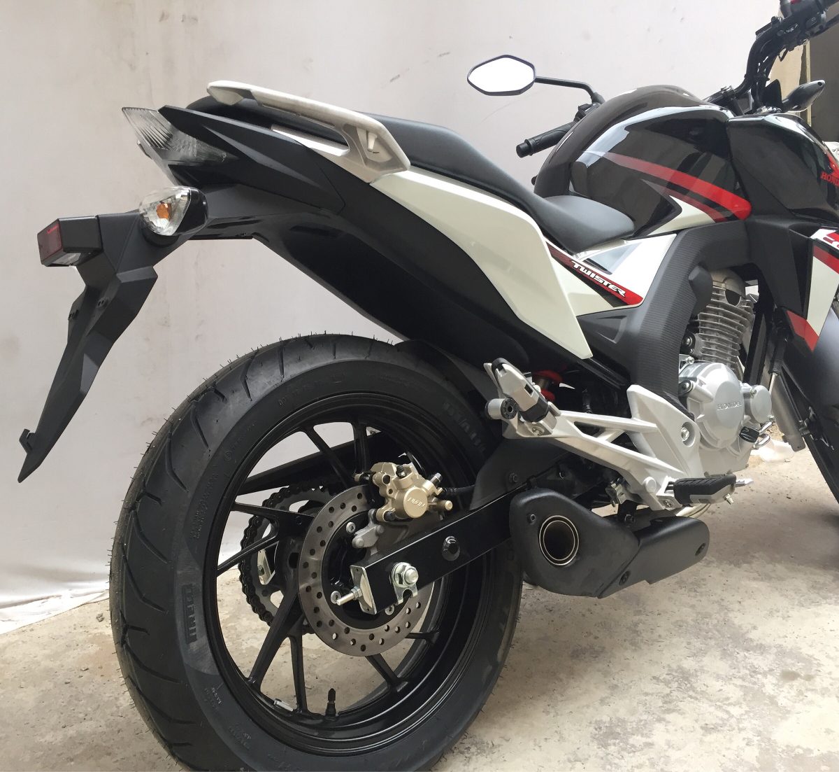 Escapamento 969 Curto Cb Twister 250 2016 Em Inox R 650 00 Em