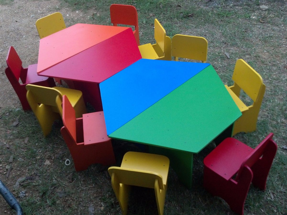 Mesas Mobiliario Para Preescolar - Bs. 0,25 en Mercado Libre