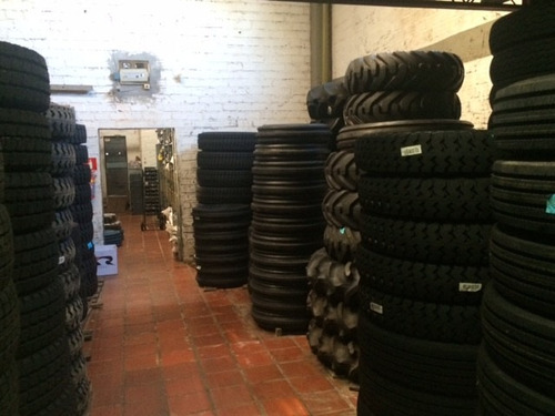 Pneu 1000x20 16l Super Conquistador - Goodyear - R$ 1.383,00 em Mercado ... Pneu 1000x20 16l Super Conquistador - Goodyear - R$ 1.383,00 em Mercado ...